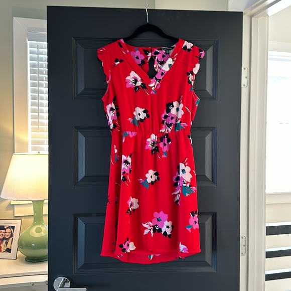 41 Hawthorn | Dresses | 4 Hawthorn Red Floral Dress With Scalloped Open ...